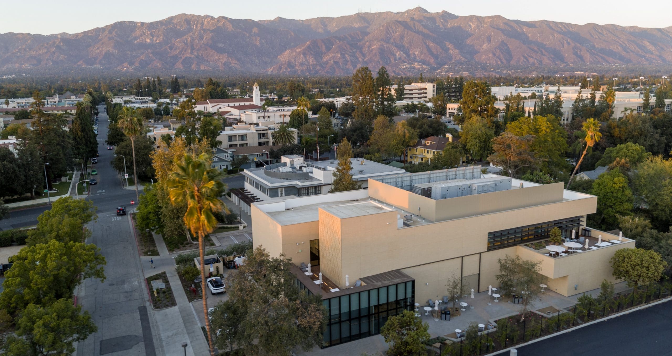 Caltech and Amazon team up to build a new Center for Quantum Computing ...